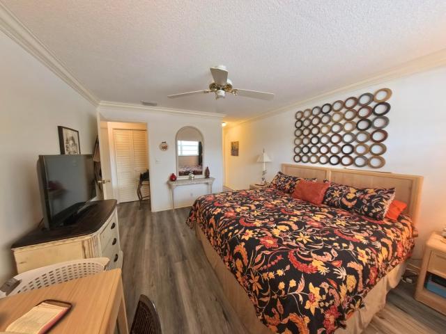 4100 Crystal Lake Dr, Unit 209, Pompano Beach, FL 33064 | MLS #B26000