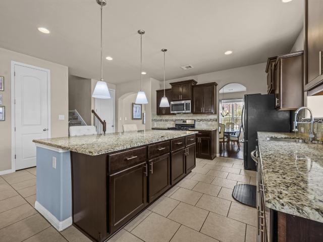4100 Godwit Dr