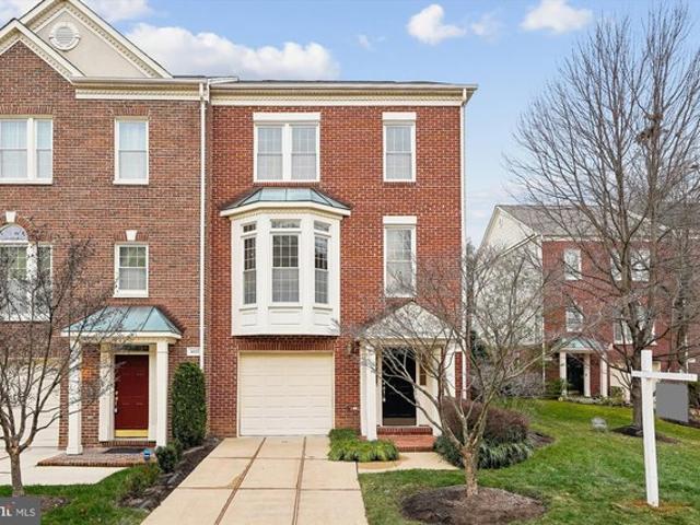 4100 Kentmere Sq, Fairfax, VA 22030