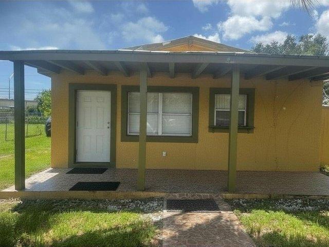 4100 SW 28th St, West Park, FL 33023