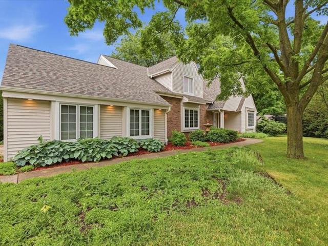 4100 S 119th St, Greenfield, WI 53228