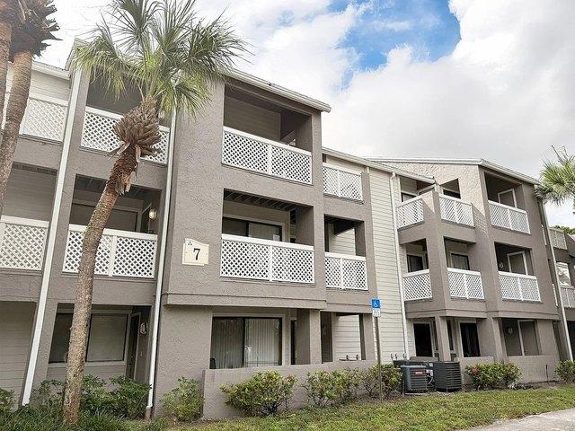4101 Mahogany Dr, Boynton Beach, FL 33436