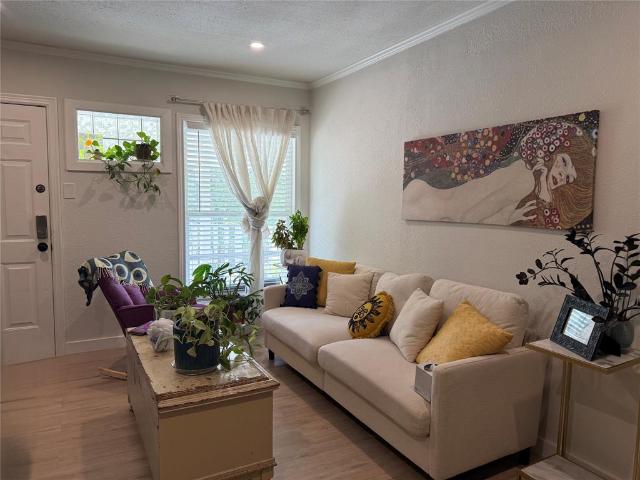 4101 Douglas Avenue # 201