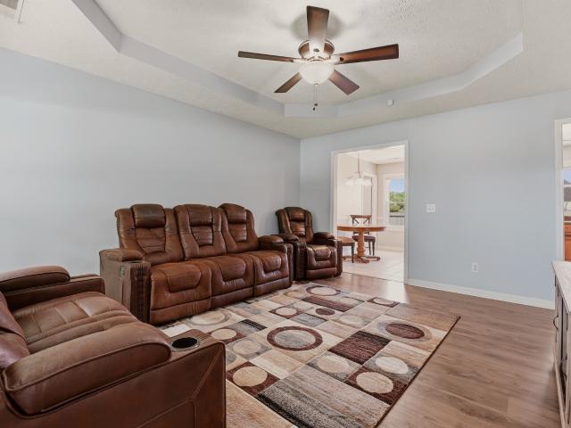 4101 Lenore Ln