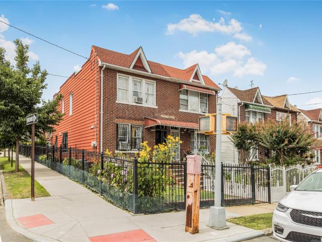 4101 Paulding Avenue