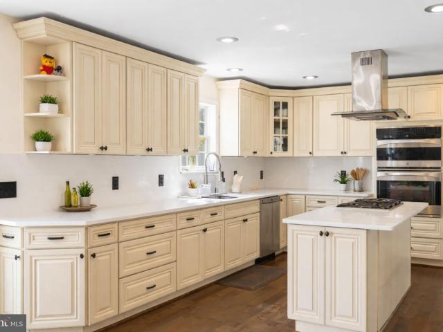 4101 Roberts Rd, Fairfax, VA 22032 | MLS #VAFC2007 | Compass