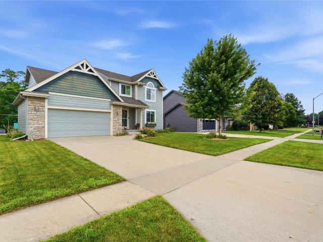 4101 SW Bluegrass Drive