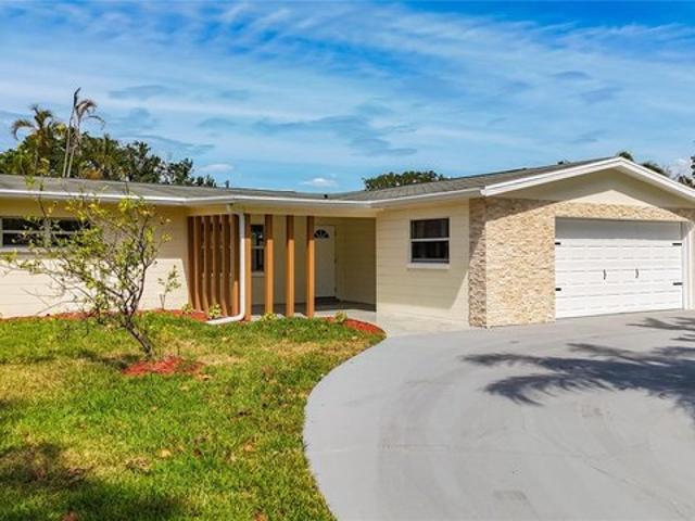 4101 Shore Acres Blvd NE, Saint Petersburg, FL 33703