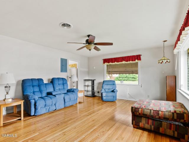4101 Snowmountain Rd, Yakima, WA 98908 | MLS #25 2919 | Compass