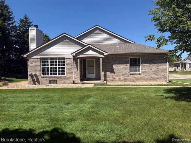 41021 Glenleven Ct, Clinton Township, MI 48038