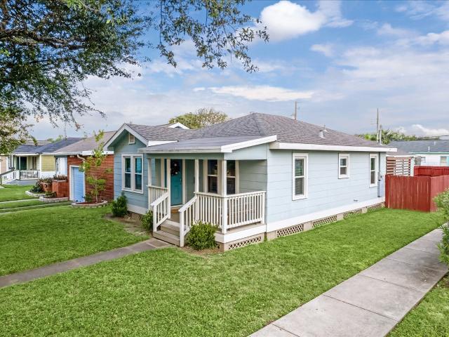4102 Avenue M 1/2, Galveston, TX 77550 | MLS #68751 | Compass