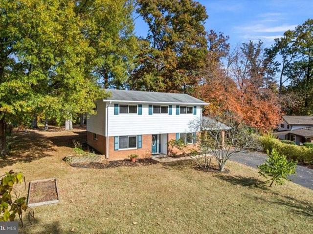 4102 Adrienne Dr, Alexandria, VA 22309