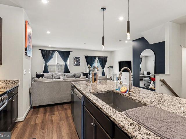 4102 bolton ct