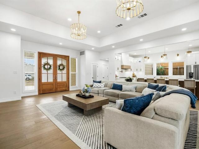 4102 Cobblers Lane