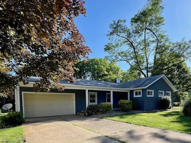 4102 Leewood Rd, Stow, OH 44224