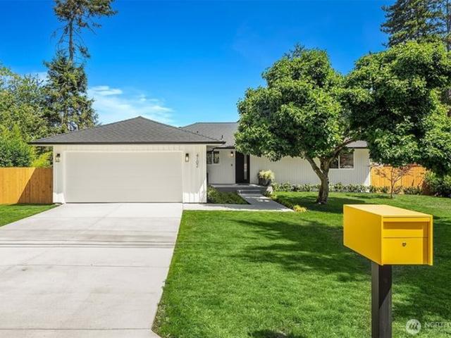 4102 96th Ave SE, Mercer Island, WA 98040