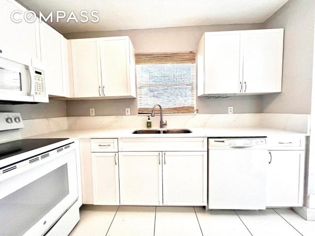 4103 NE 21st Ter, Lighthouse Point, FL