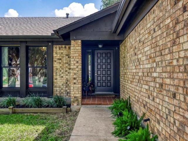 4103 Oak Creek Dr, Austin, TX 78727