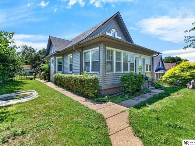 4103 S St, Omaha, NE 68107