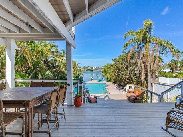 410 140th Ave E, Madeira Beach, FL 33708