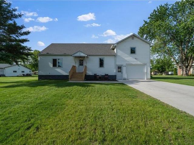 410 2nd St NW, Melrose, MN 56352