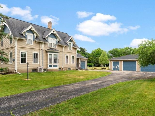 410 412 Jones Ave, Fort Atkinson, WI 53538