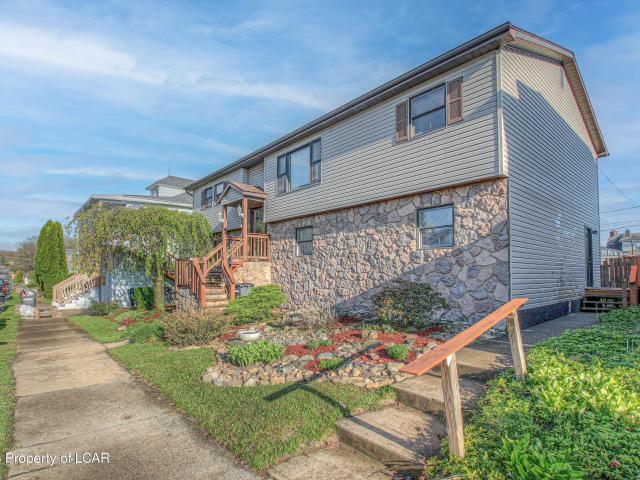 410 Carleton Avenue