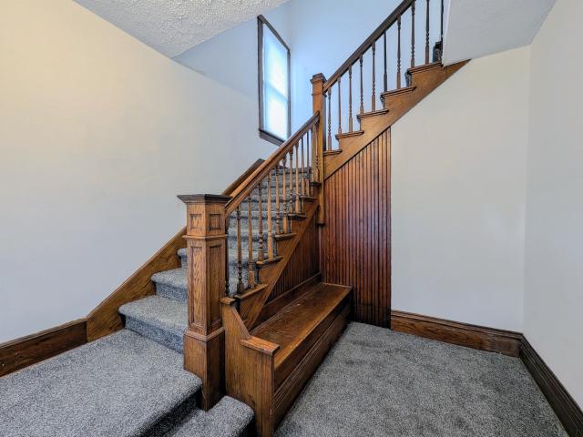 410 Center St, Woodstock, IL 60098 | MLS #12621 | Compass
