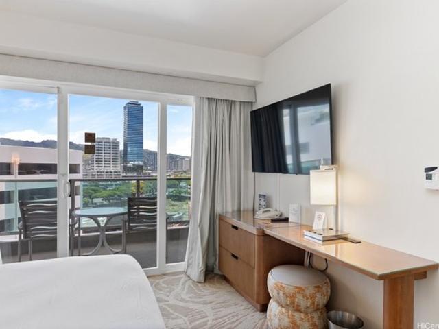 410 Atkinson Dr Unit 727, Honolulu, HI 96814