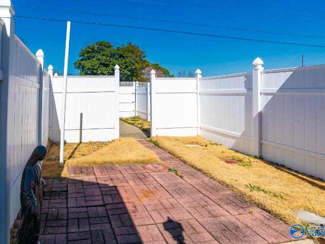 410 Autumnwood Drive SW