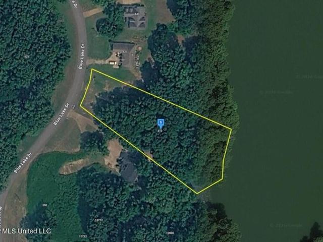 410 Blue Lake Dr, Lake Cormorant, MS 38641
