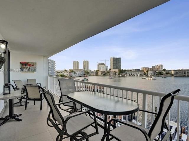 410 Golden Isles Dr Apt 408, Hallandale Beach, FL 33009