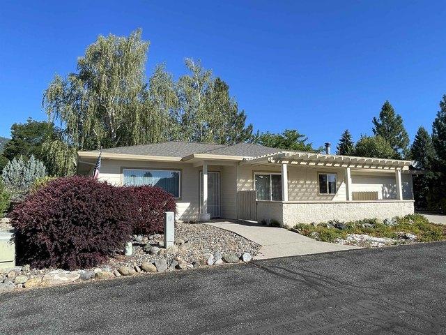 410 Green Heron Dr, Yreka, CA 96097
