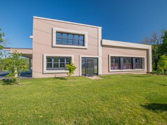 410 Dinah Shore Blvd