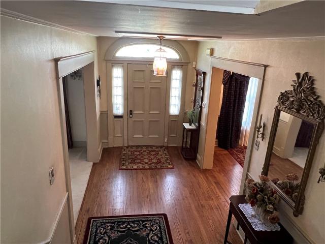 410 E Clen Moore Blvd