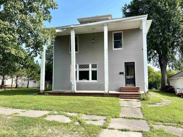 410 E Harrison St, Oakland City, IN 47660