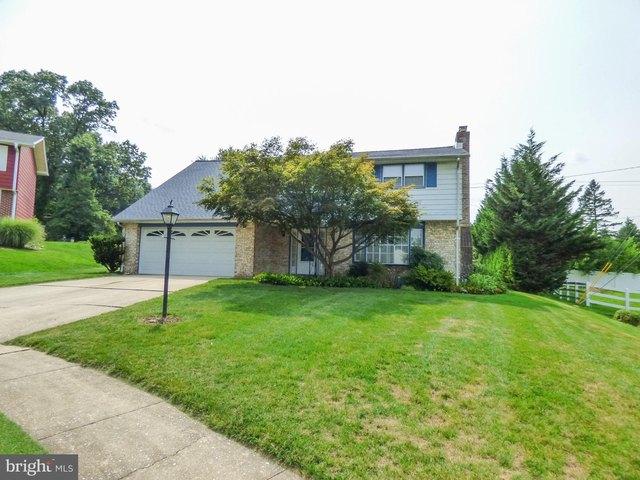 410 Folkstone Ct, York, PA 17402