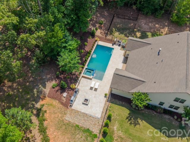 410 Kensington Park Way