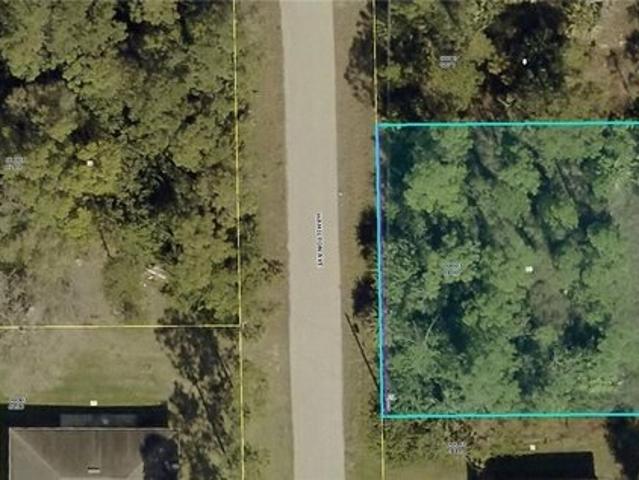 410 Hamilton Ave, Lehigh Acres, FL 33972