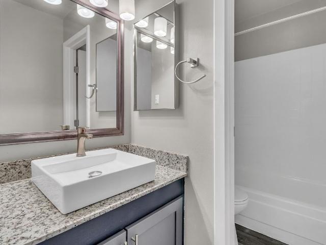 410 Heights 2 Bedroom Apartment for Rent at 3222 Nw Loop 410, San Antonio, TX 78213