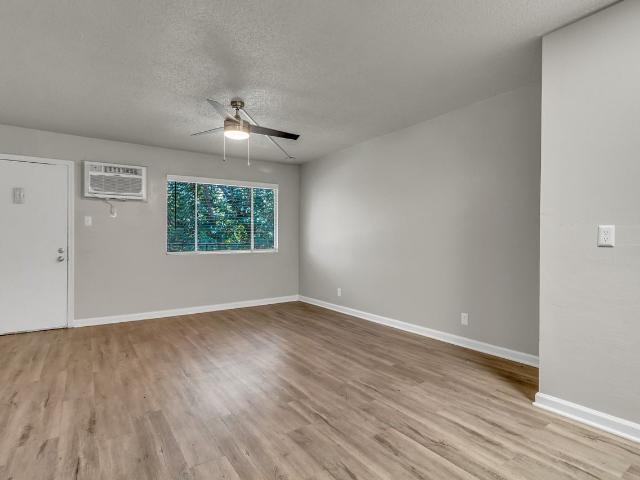 410 Heights Studio Apartment for Rent at 3222 Nw Loop 410, San Antonio, TX 78213