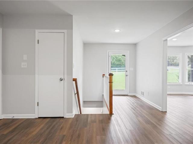 410 Hickory Walk