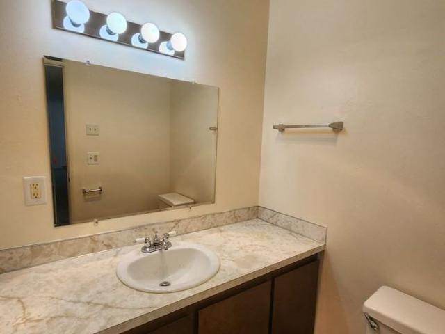 #410 OAK MANOR 1 Bedroom Apartment for Rent at 2288 Northgate Ave Ne, Salem, OR 97301 Northgate