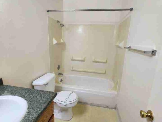 #410 OAK MANOR 1 Bedroom Apartment for Rent at 2288 Northgate Ave Ne, Salem, OR 97301 Northgate
