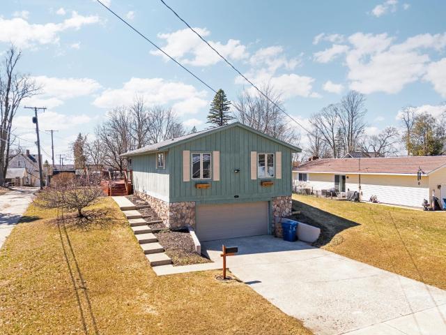 410 Oak Street