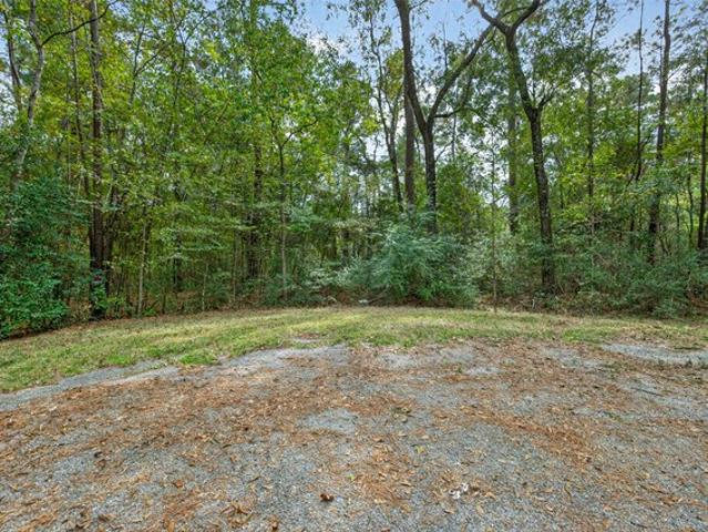 410 Oak Wood Dr, Cleveland, TX 77328
