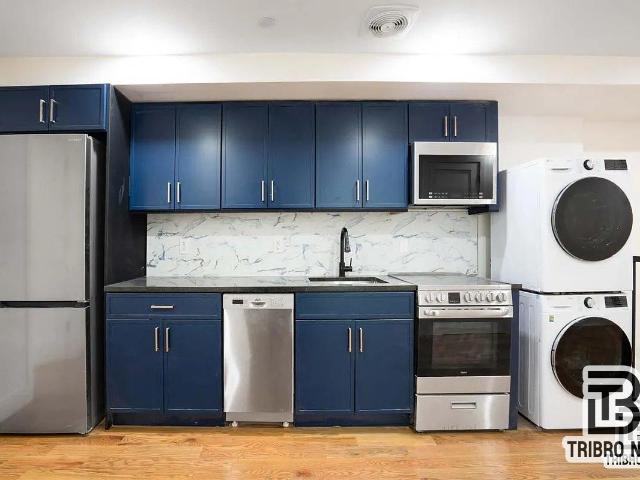 410 Lorimer Street 2A