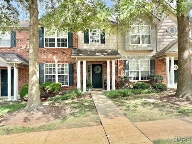410 Montclair Tower Dr, Saint Charles, MO 63303