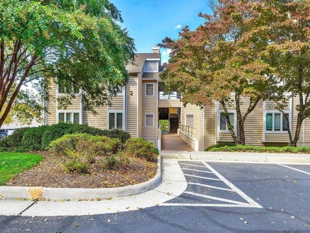 410 Marina Bay Dr Unit 102, Penhook, VA 24137