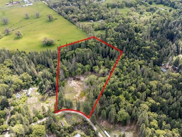 410 Mulligan Ln, Laytonville, CA 95454